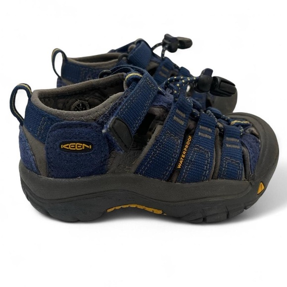 Keen | Shoes | 8c Keen Newport H2 Water Friendly Velcro Strap Unisex ...